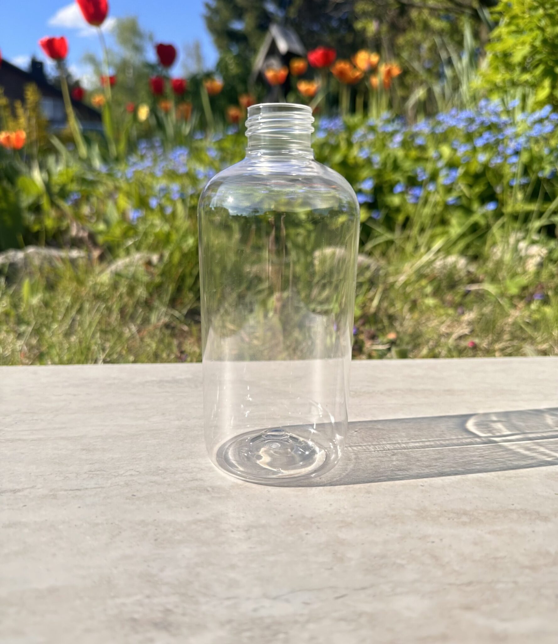 Skaidrus plastikinis buteliukas 250 ml talpos - Levandų pieva